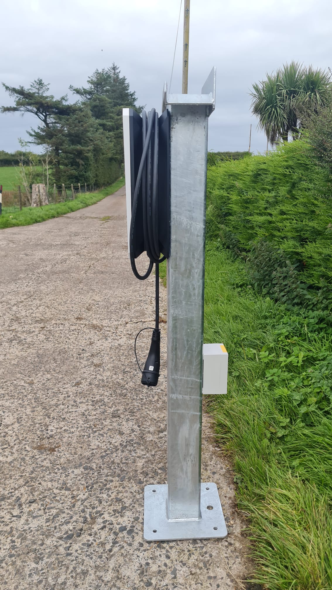 Loxone Single Phase and 3 Phase Charger stand – Lyttle Automation Store